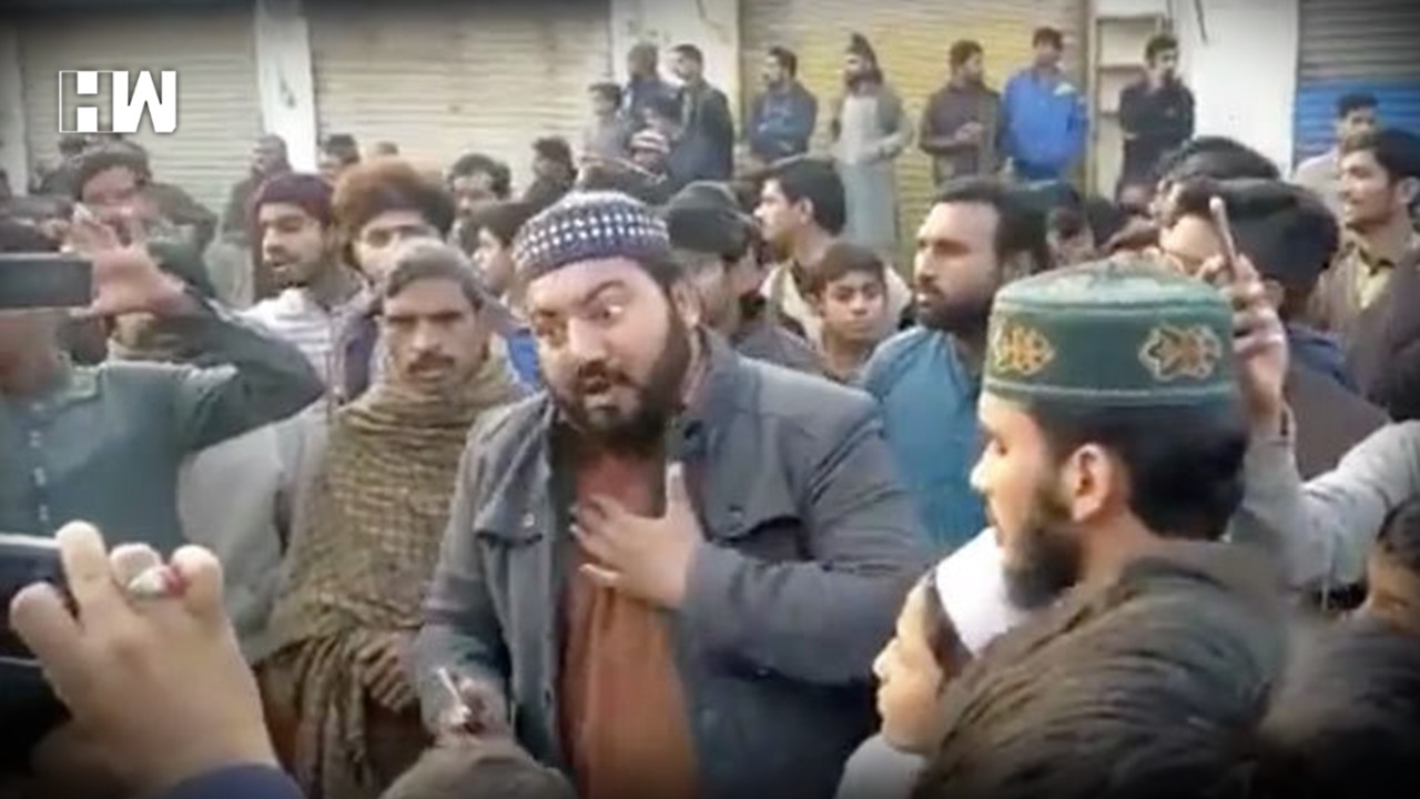 WATCH: Angry Mob Surrounds Nankana Sahib Gurudwara in Pakistan ...