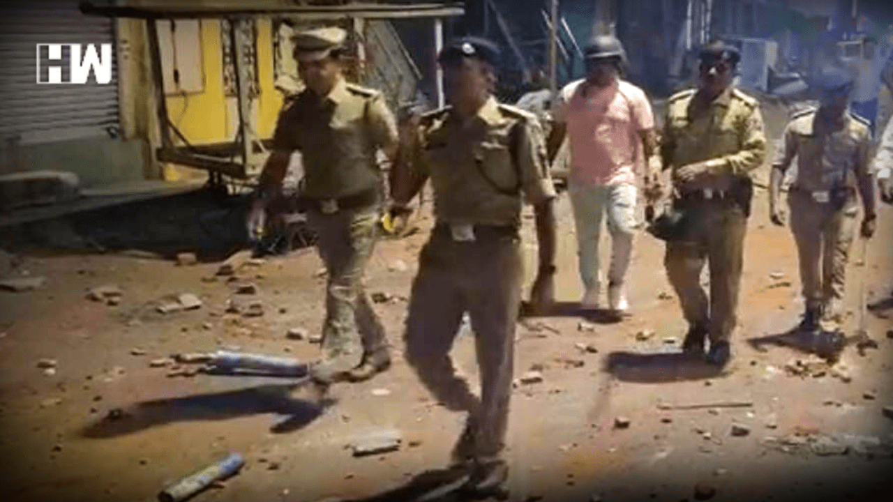 Stone Pelting Between Two Communities In Gujarat's Vadodara On Diwali ...