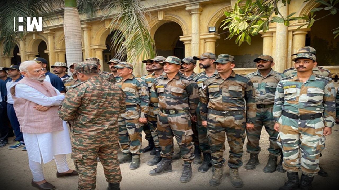 PM Modi Meets People Involved In Rescue, Relief Operations of Morbi Bridge Collapse - HW News ...