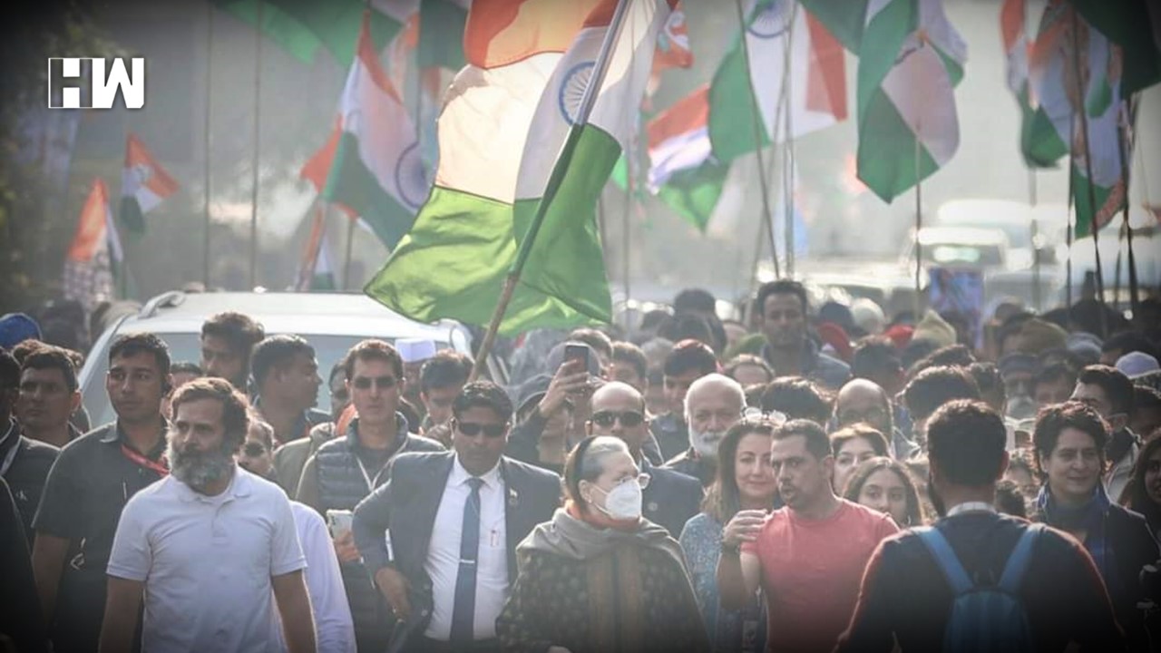 Watch: Sonia Gandhi & Priyanka Gandhi Join Bharat Jodo Yatra In Delhi ...