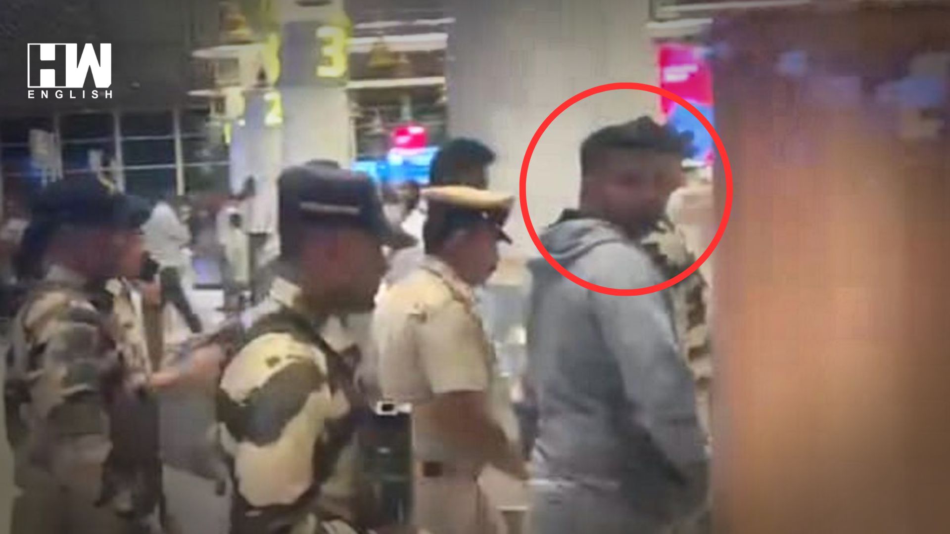 Prajwal Revanna Arrested By Women Cops On Return - HW News English